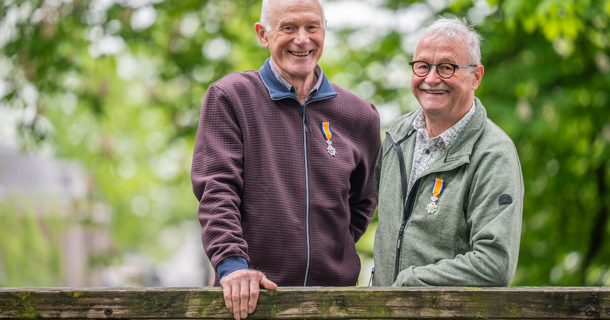 Broers Jan en Bert krijgen tot hun verbazing beiden een lintje: ‘Het ...
