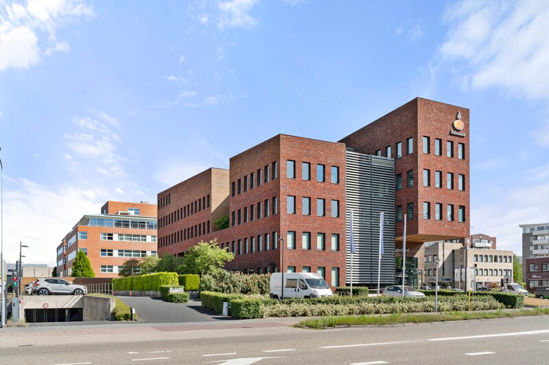 Iconisch kantoor Rabobank verkocht, bank verhuist | Regio | De ...