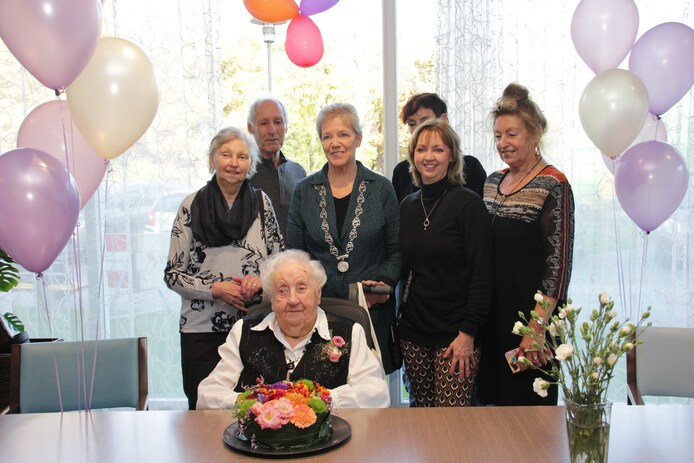 De oudste van de regio: Ciel Steens viert 108ste verjaardag | Berg en ...