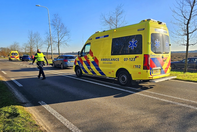 Meerdere gewonden bij kop-staartbotsing in Ede | 112 nieuws Ede | gelderlander.nl