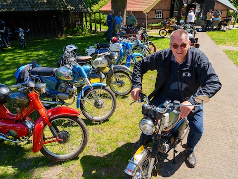 Oude Zundapps en Kreidlers weer op de weg: Bromfietsclub Beltrum showt ...