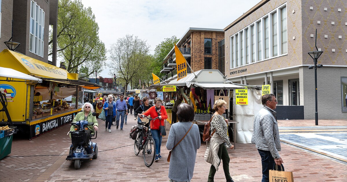 Tevreden bezoekers en marktkooplui vanwege terugkeer van Zevenaarse ...